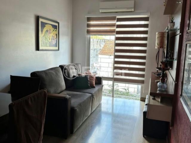 Apartamento com 2 dormitórios em Porto Alegre