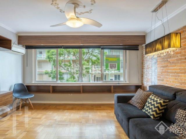 Apartamento com 2 dormitórios em Porto Alegre