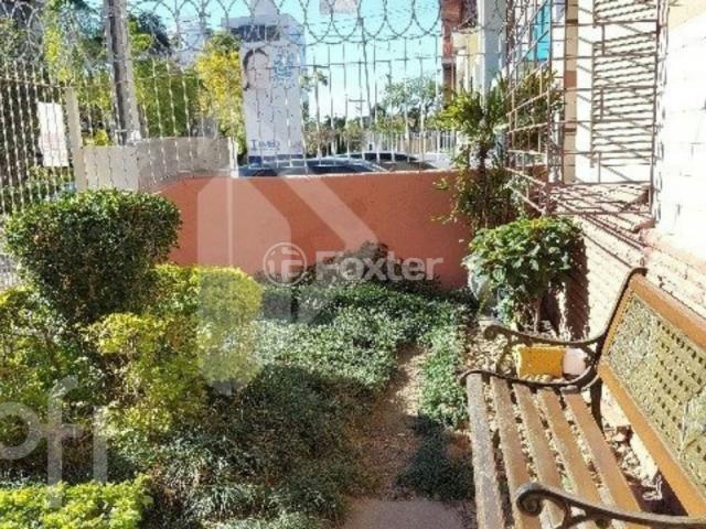 Apartamento com 2 dormitórios em Porto Alegre
