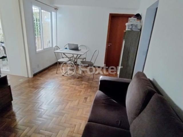 Apartamento com 2 dormitórios em Porto Alegre