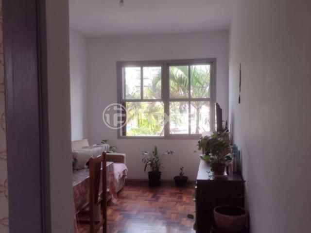 Apartamento com 2 dormitórios em Porto Alegre