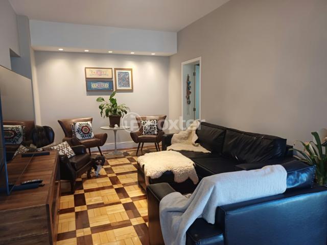 Apartamento com 2 dormitórios em Porto Alegre