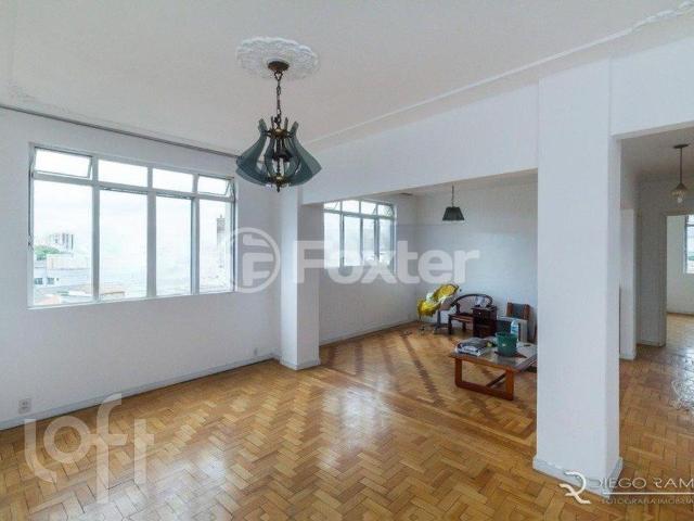 Apartamento com 2 dormitórios em Porto Alegre
