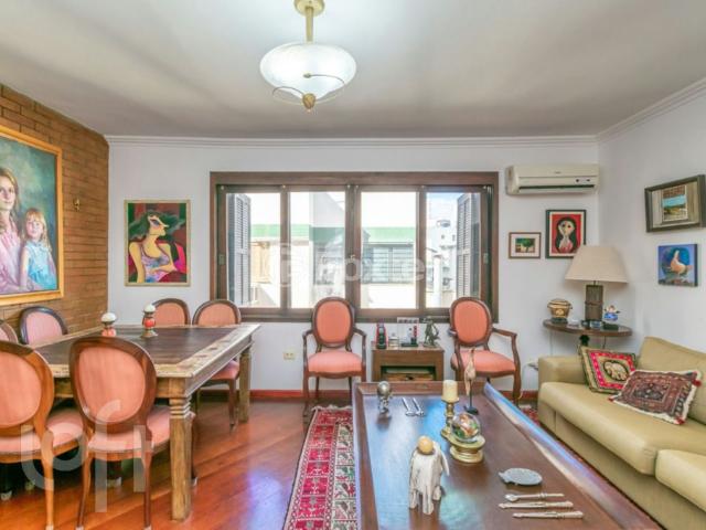 Apartamento com 2 dormitórios em Porto Alegre