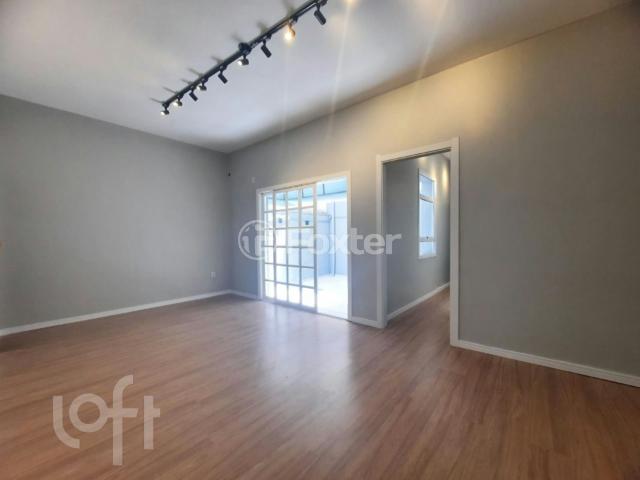Apartamento com 2 dormitórios em Porto Alegre