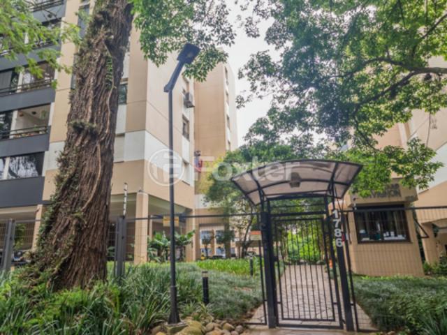 Apartamento com 2 dormitórios em Porto Alegre