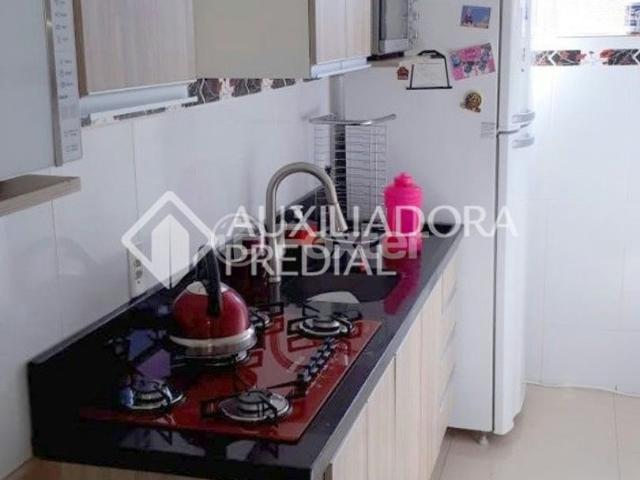 Apartamento com 2 dormitórios em Porto Alegre