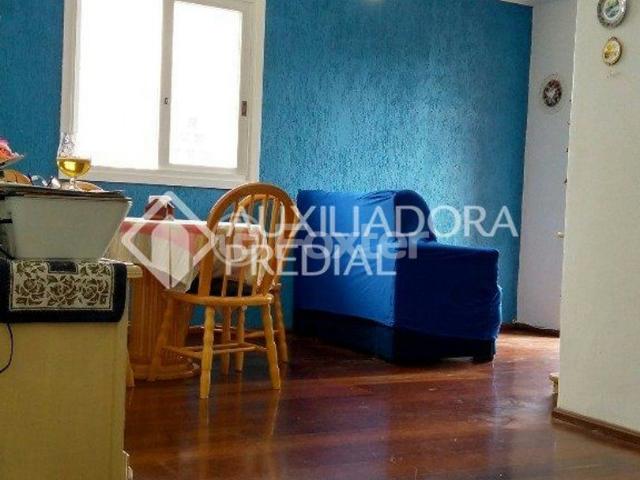 Apartamento com 2 dormitórios em Porto Alegre