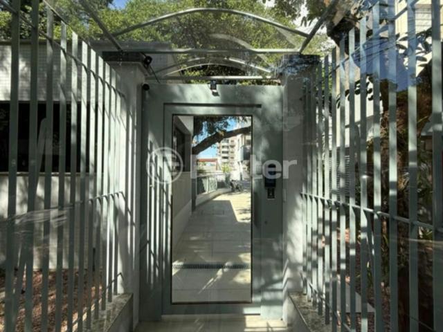 Apartamento com 2 dormitórios em Porto Alegre
