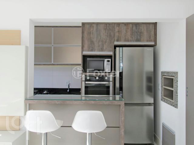 Apartamento com 2 dormitórios em Porto Alegre