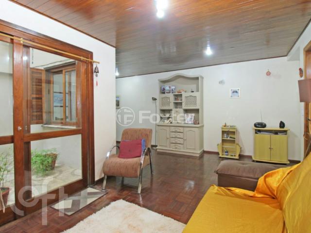 Apartamento com 2 dormitórios em Porto Alegre