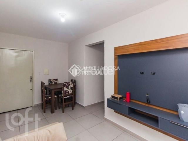 Apartamento com 2 dormitórios em Porto Alegre