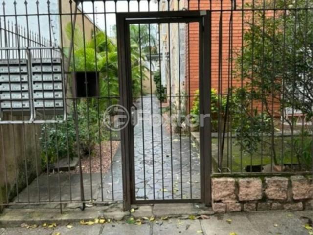 Apartamento com 2 dormitórios em Porto Alegre