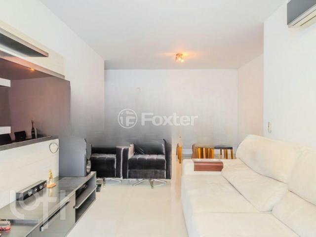 Apartamento com 2 dormitórios em Porto Alegre