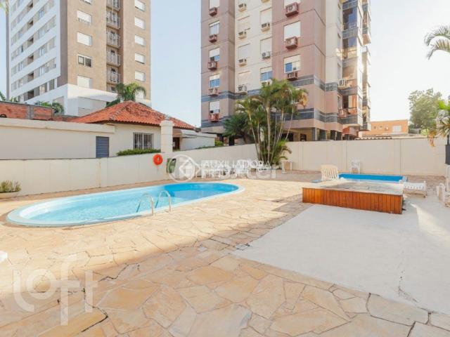 Apartamento com 2 dormitórios em Porto Alegre