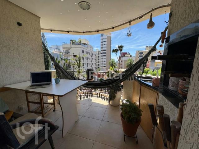 Apartamento com 2 dormitórios em Porto Alegre
