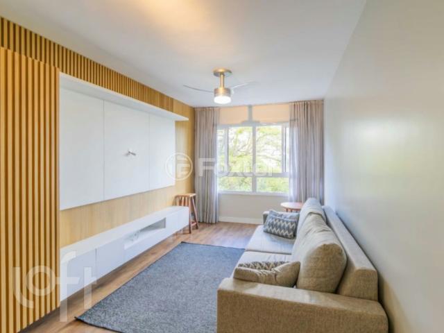 Apartamento com 2 dormitórios em Porto Alegre