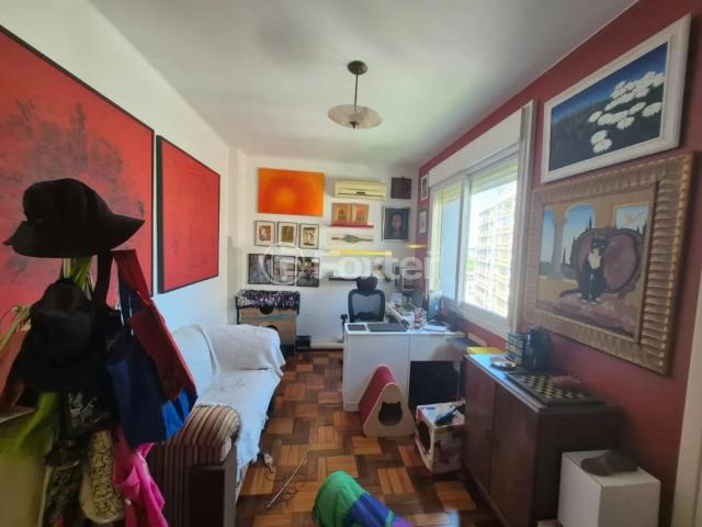 Apartamento com 2 dormitórios em Porto Alegre