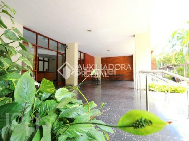 Apartamento com 2 dormitórios em Porto Alegre