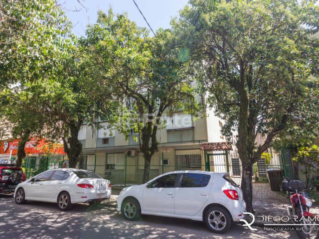 Apartamento com 2 dormitórios em Porto Alegre
