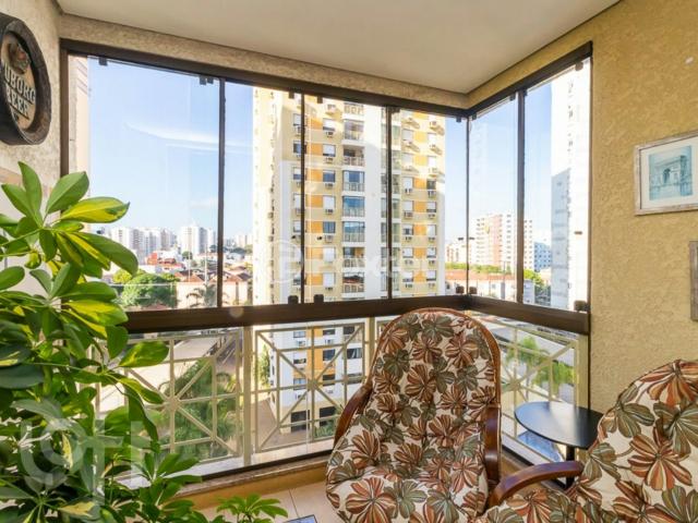 Apartamento com 2 dormitórios em Porto Alegre