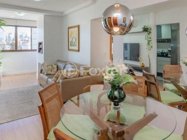 Apartamento com 2 dormitórios em Porto Alegre