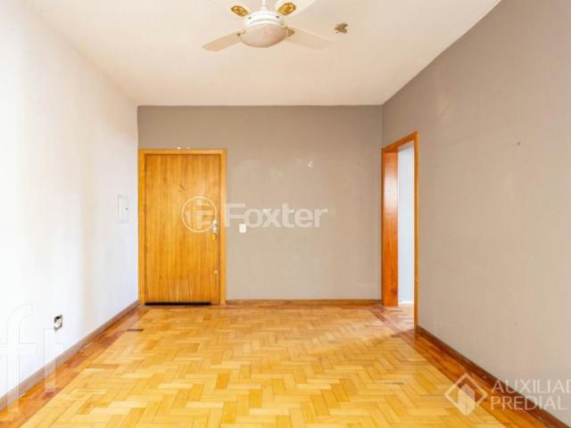Apartamento com 2 dormitórios em Porto Alegre