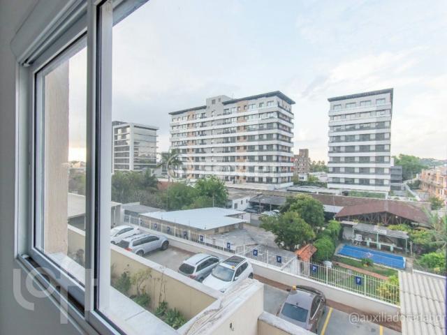 Apartamento com 2 dormitórios em Porto Alegre