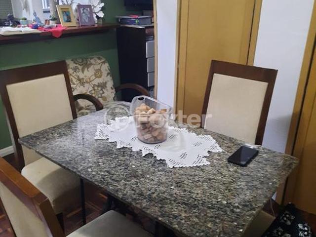 Apartamento com 2 dormitórios em Porto Alegre