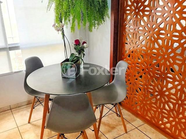 Apartamento com 2 dormitórios em Porto Alegre