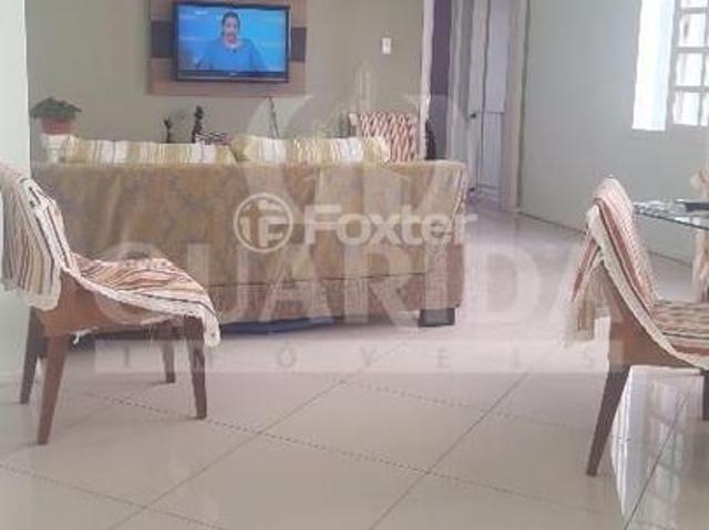 Apartamento com 2 dormitórios em Porto Alegre