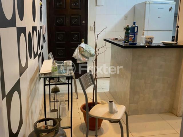 Apartamento com 2 dormitórios em Porto Alegre