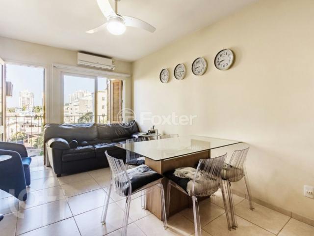 Apartamento com 2 dormitórios em Porto Alegre
