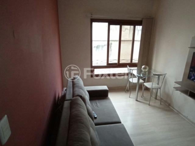 Apartamento com 2 dormitórios em Porto Alegre
