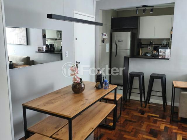 Apartamento com 2 dormitórios em Porto Alegre