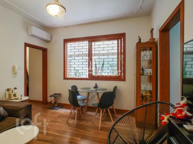 Apartamento com 2 dormitórios em Porto Alegre
