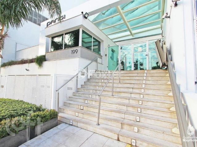 Apartamento com 2 dormitórios em Porto Alegre
