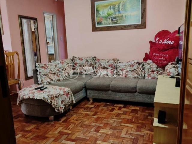 Apartamento com 2 dormitórios em Porto Alegre