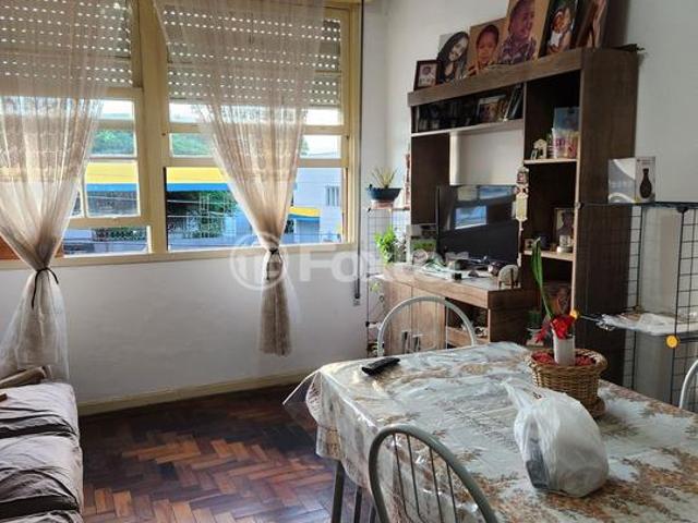 Apartamento com 2 dormitórios em Porto Alegre