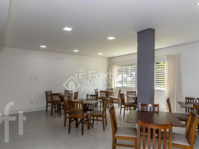 Apartamento com 2 dormitórios em Porto Alegre