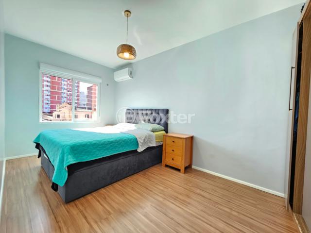 Apartamento em condomínio com 2 dormitórios em Porto Alegre