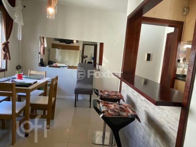 Apartamento com 2 dormitórios em Porto Alegre