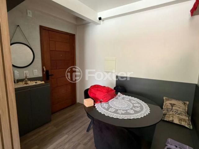 Apartamento com 2 dormitórios em Porto Alegre