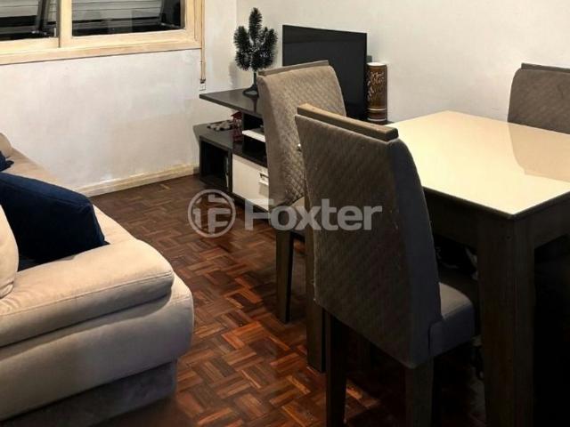 Apartamento com 2 dormitórios em Porto Alegre