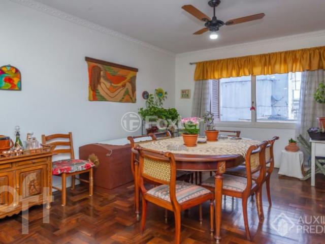 Apartamento com 2 dormitórios em Porto Alegre