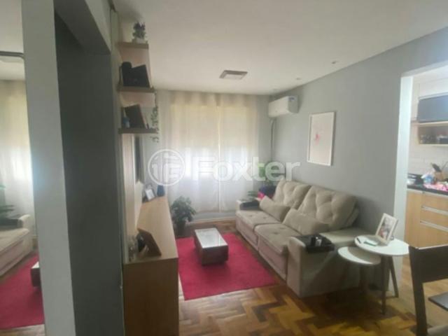 Apartamento com 2 dormitórios em Porto Alegre