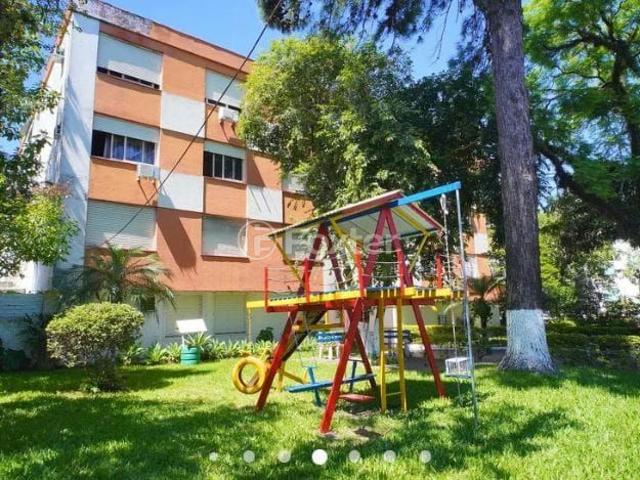 Apartamento com 2 dormitórios em Porto Alegre
