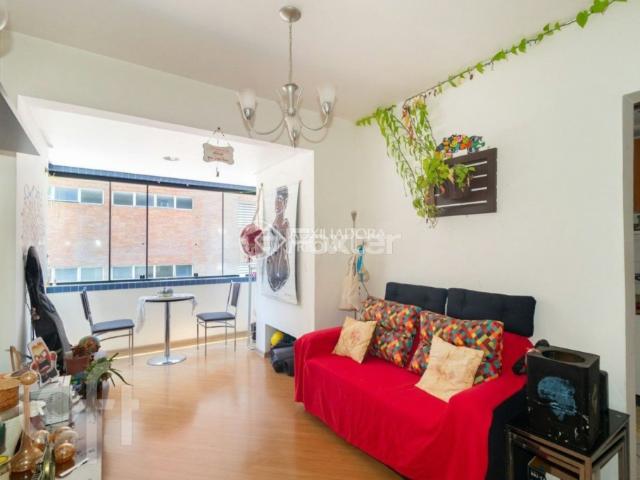 Apartamento com 2 dormitórios em Porto Alegre