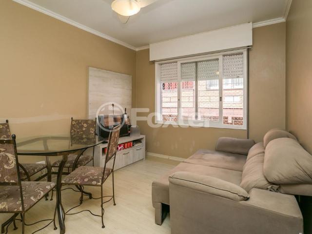 Apartamento com 2 dormitórios em Porto Alegre