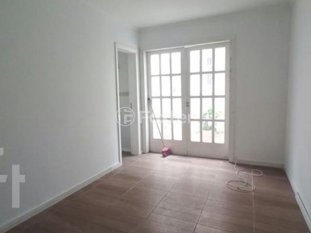 Apartamento com 2 dormitórios em Porto Alegre